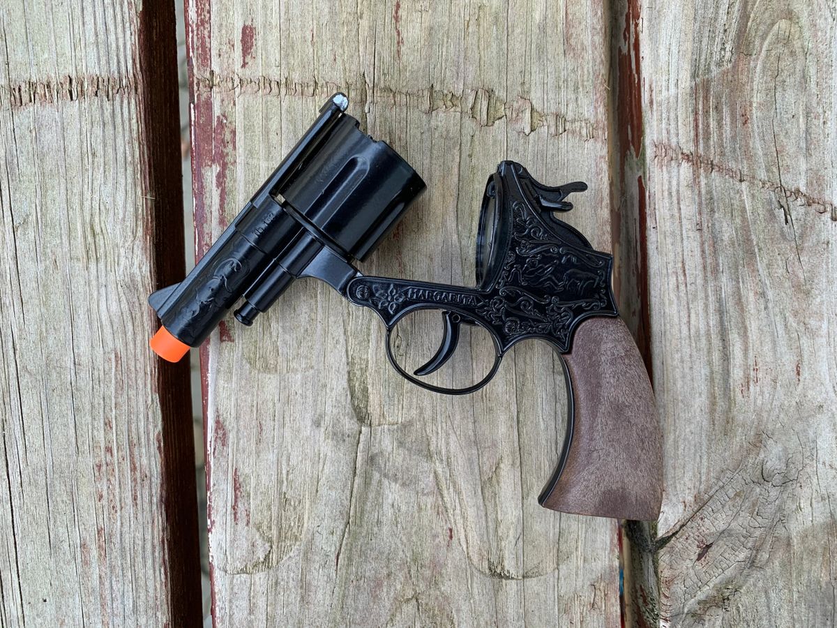 Colt Style Filigreed Revolver | 102/6 | Gonher – ProTinkerToys.com