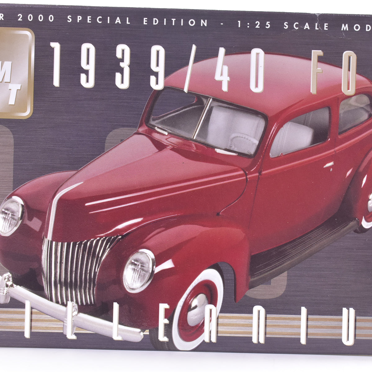 1939/40 Ford "Millennium Edition" 1/25 Scale Model Kit | 30262 | AMT ...