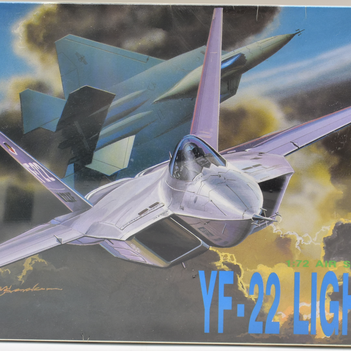 Air Superiority Series YF-22 Lightning 2 1:72 | 2508 | Dragon Model Ki ...